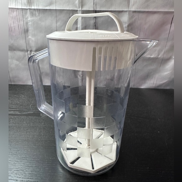 The Pampered Chef | Kitchen | The Pampered Chef Quickstir Pitcher 2 ...